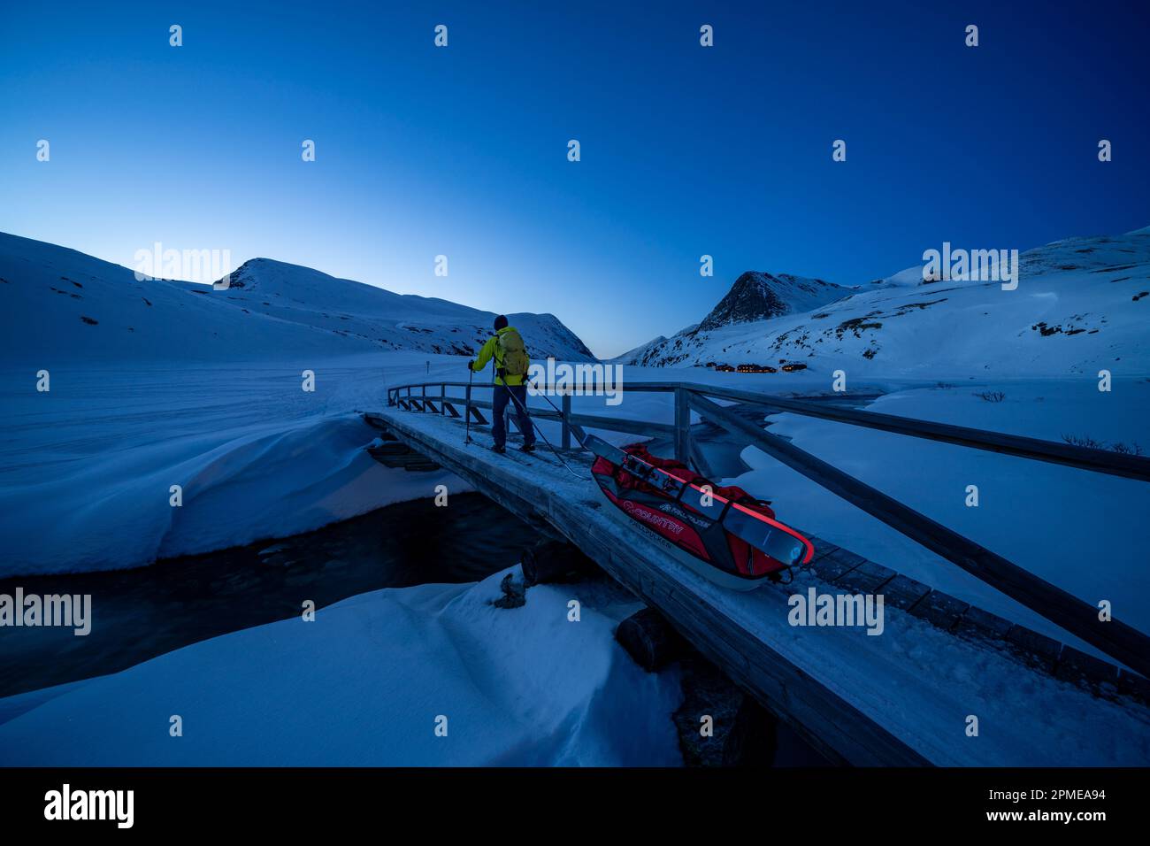 Dnt rondvassbu lodge accommodation hi-res stock photography and images ...