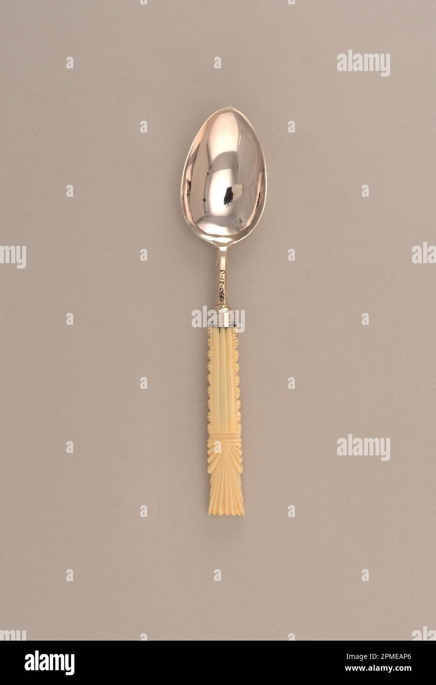 Ivory and silver hi-res stock photography and images - Alamy