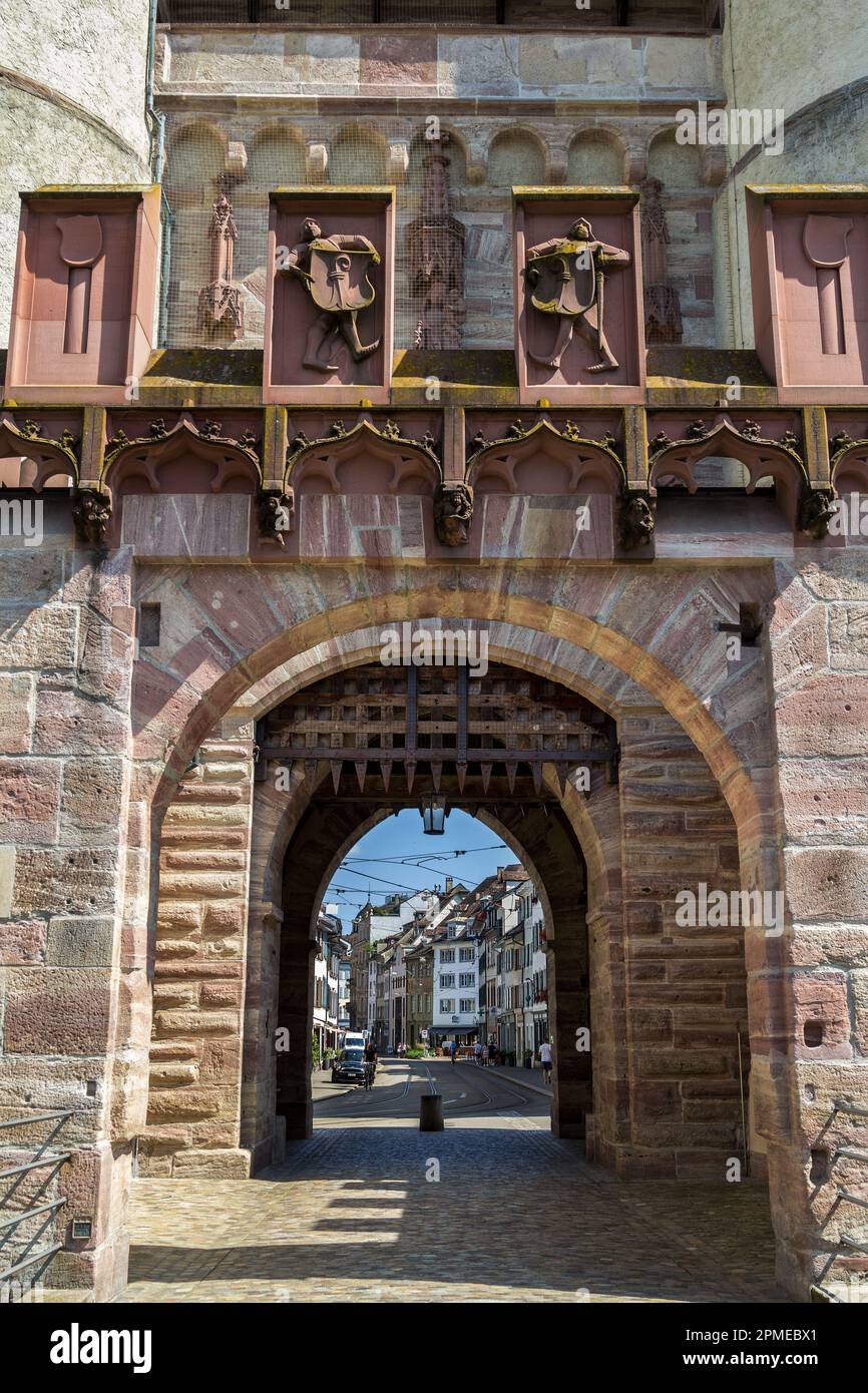 Cobblestone gate gates hi-res stock photography and images - Alamy