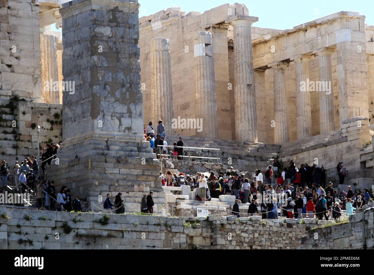 Crowd of tourists in Acropolis hill Stock Photo - Alamy
