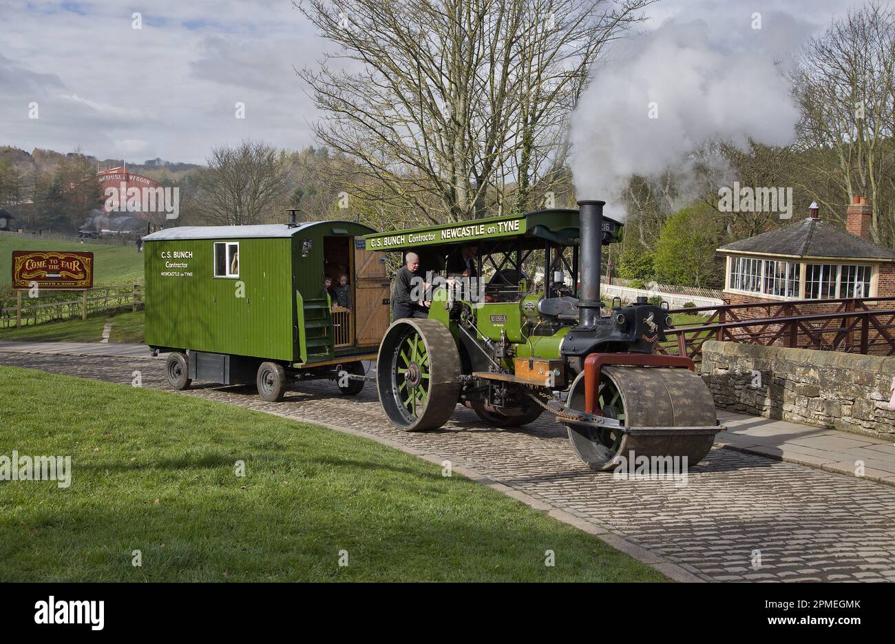 Porter steam hi-res stock photography and images - Alamy