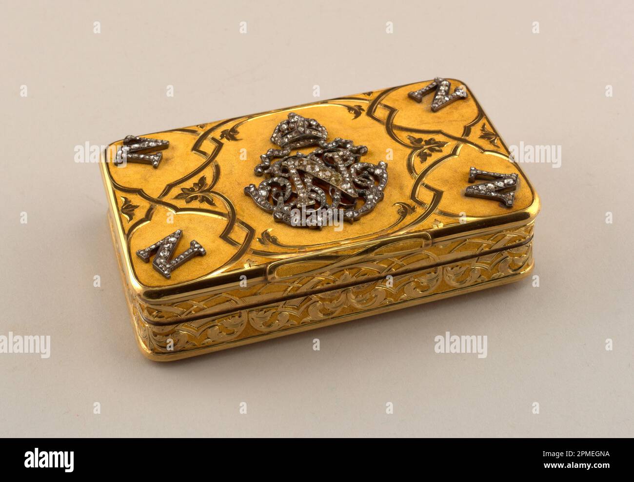 Cut cast hi-res stock photography and images - Alamy