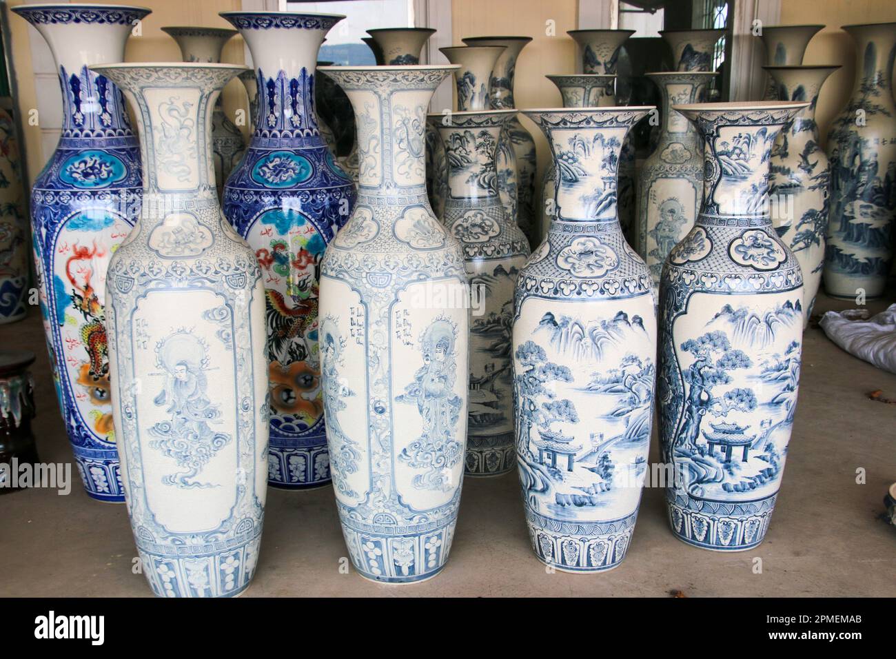 handmade traditional oriental earthenware blue design bowls on display ...