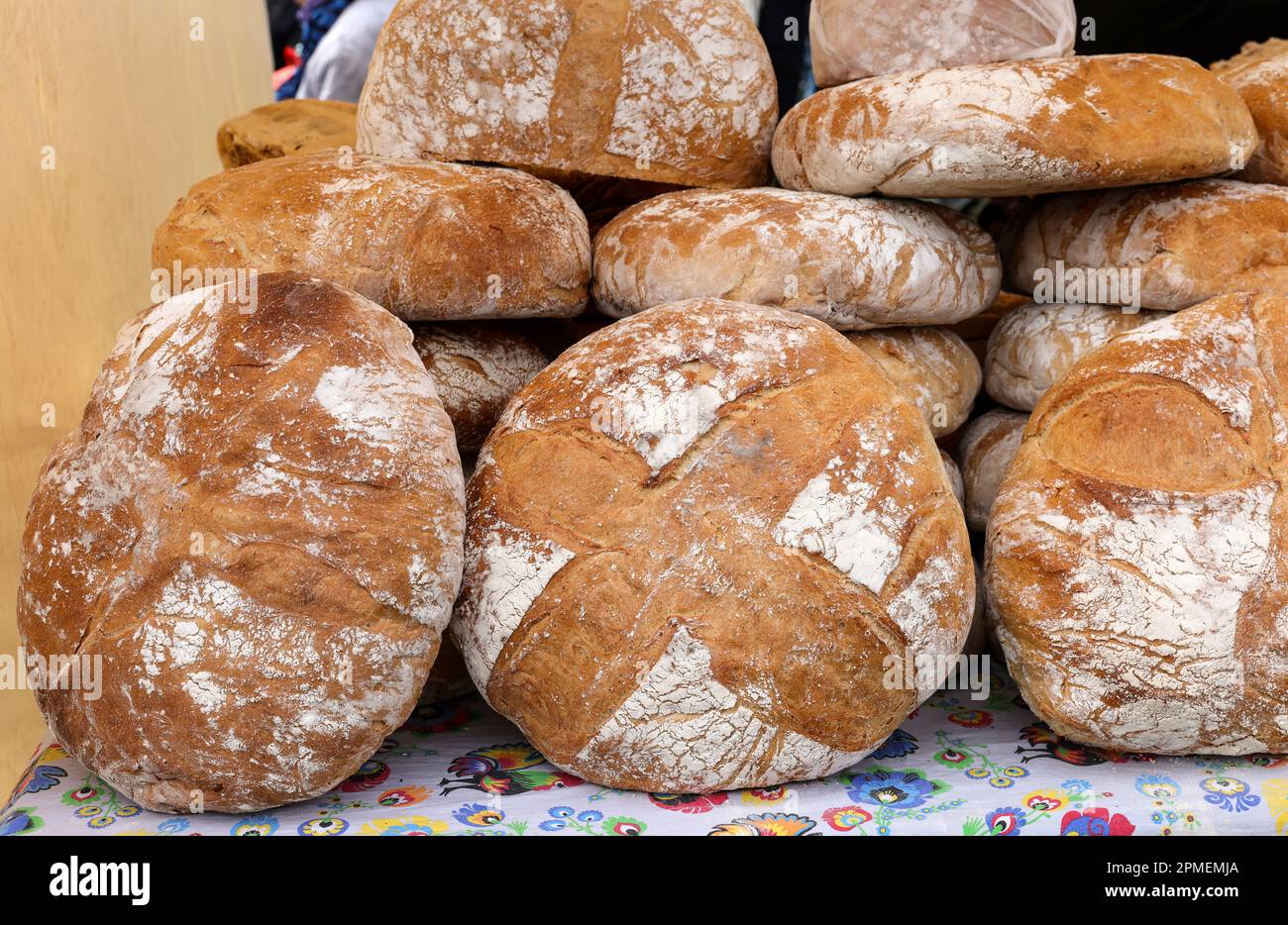 Freshly baked traditional bread at a street stall Stock Photo - Alamy