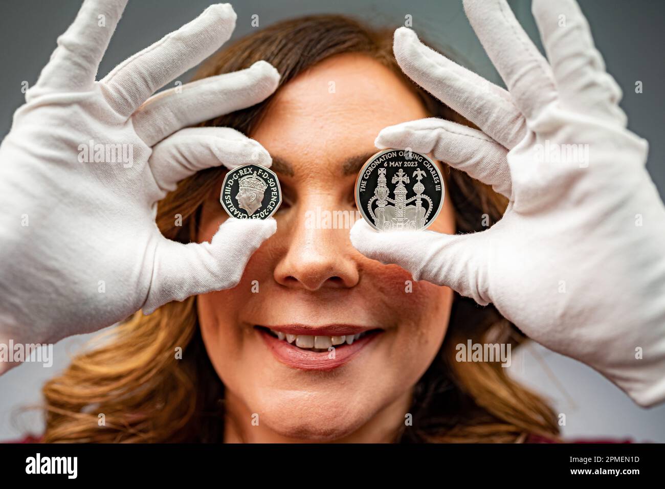 King charles iii commemorative coins hi-res stock photography and ...