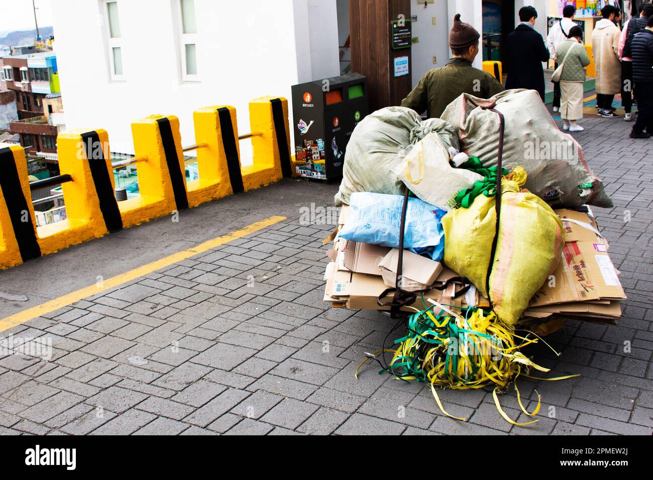Life and lifestyle of korean old man people keep pickup trash ...
