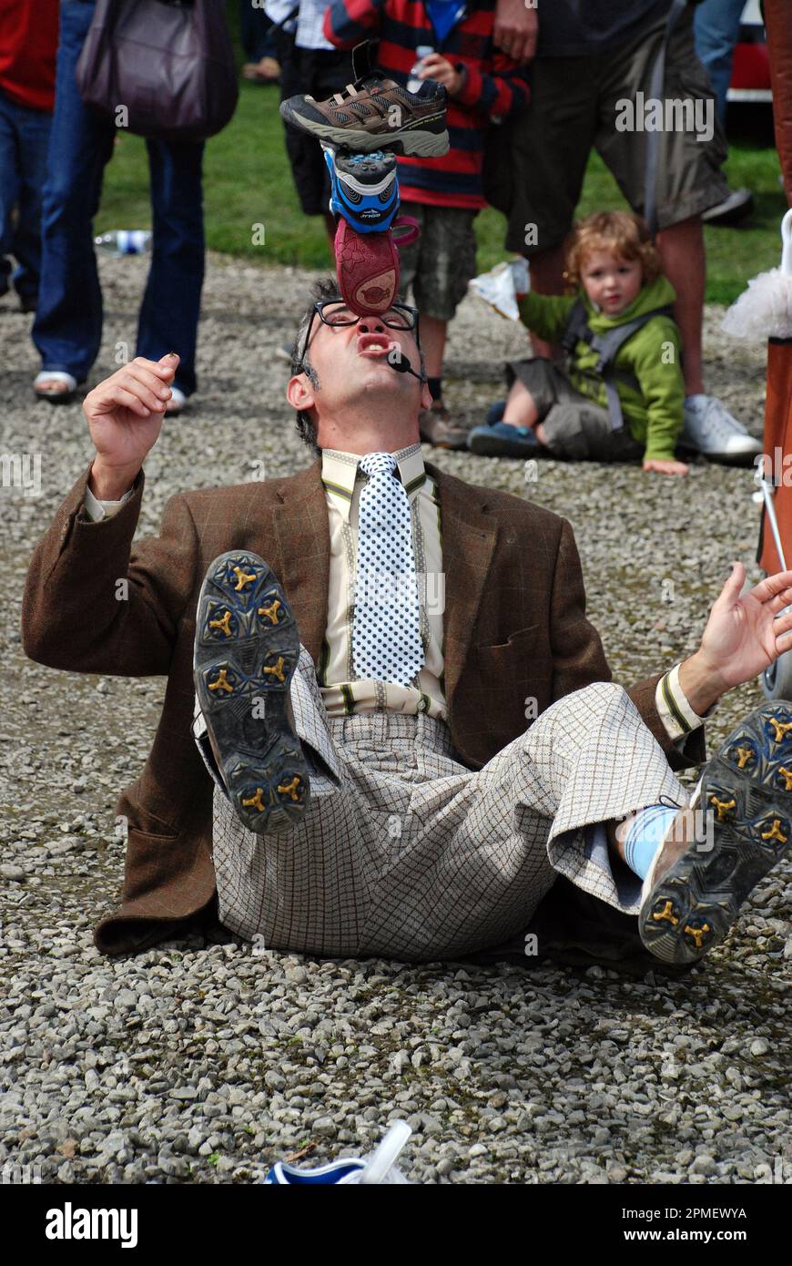 Street entertainer maynard flip flap hi-res stock photography and ...