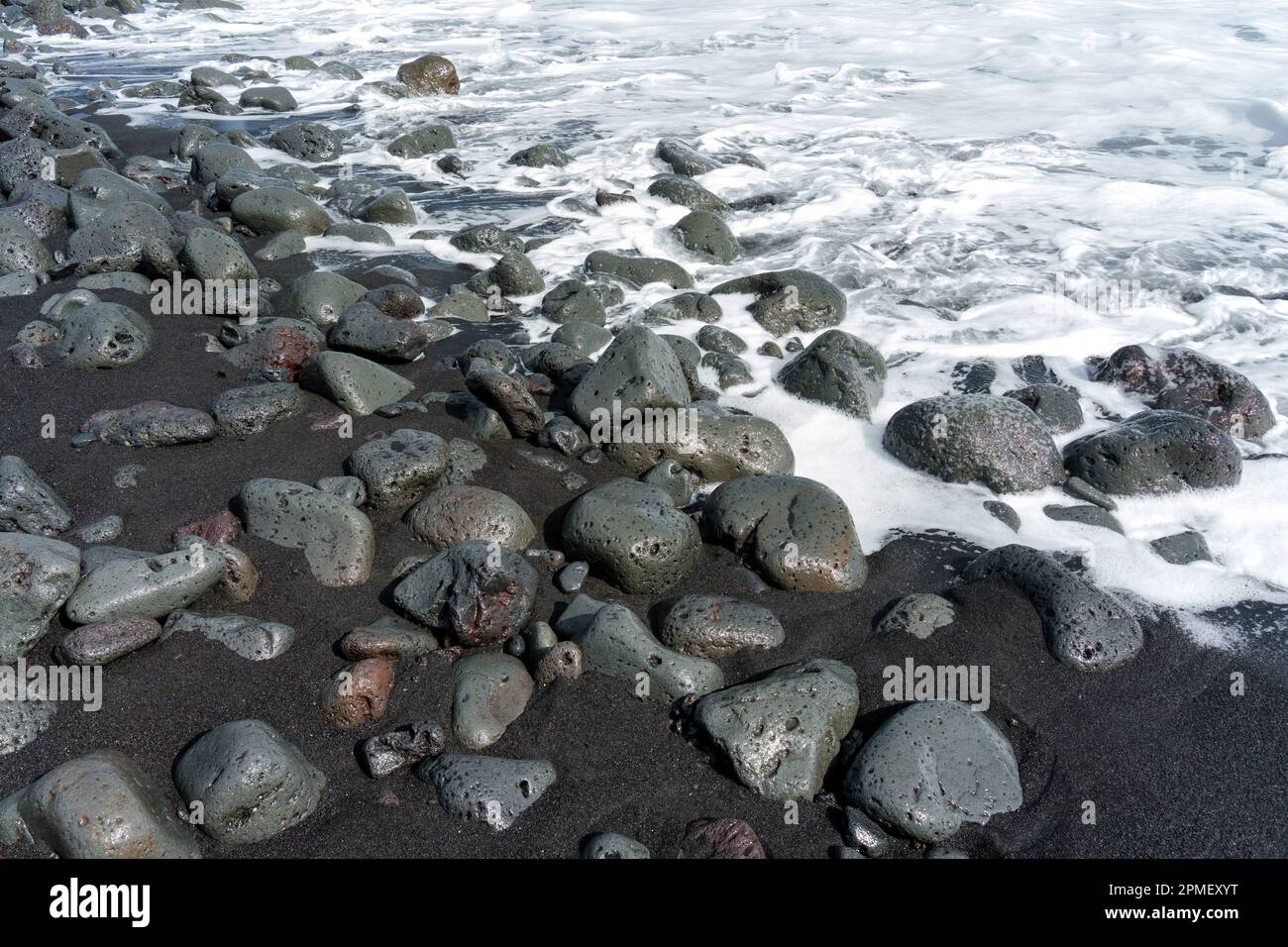 Waves erosion washing water rocks hi-res stock photography and images ...