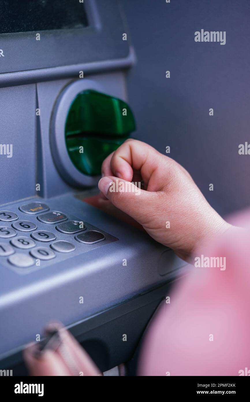 Person using credit card machine hi-res stock photography and images ...