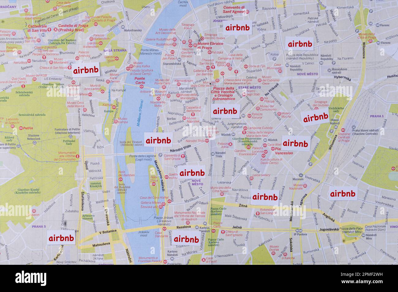 the location of Airbnb private accommodation on the map of a European ...