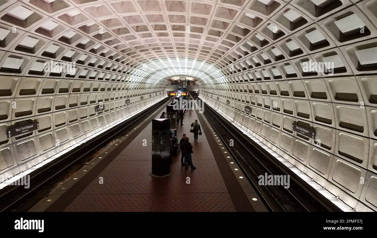 Subway platform diverse hi-res stock photography and images - Alamy
