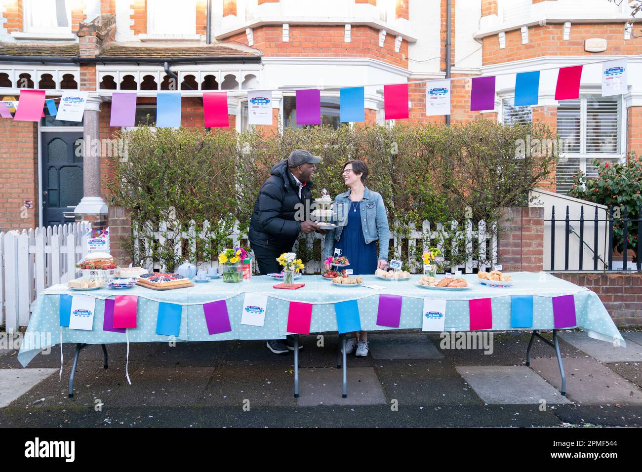 Local resident Sarah Mountcastle and Celebrity TV Chef Ainsley Harriott ...
