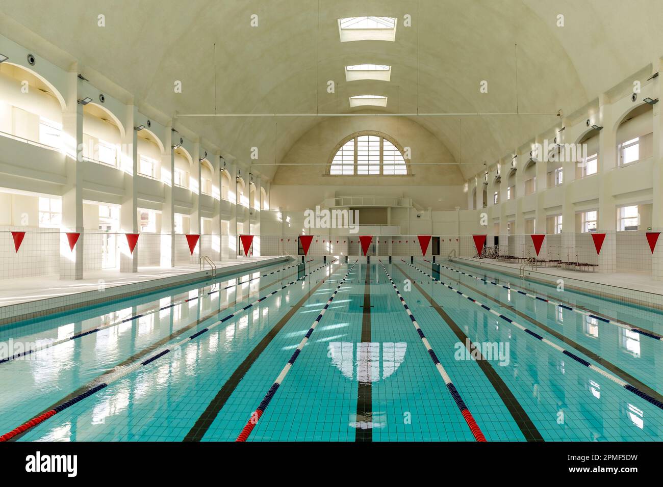 Olympic size swimming pool hi-res stock photography and images - Alamy