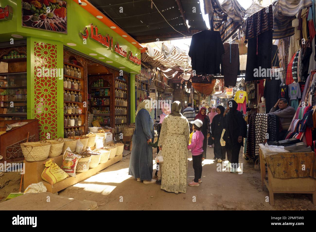 Egypt, Upper Egypt, Nile valley, Aswan, Old Town Souq Stock Photo - Alamy