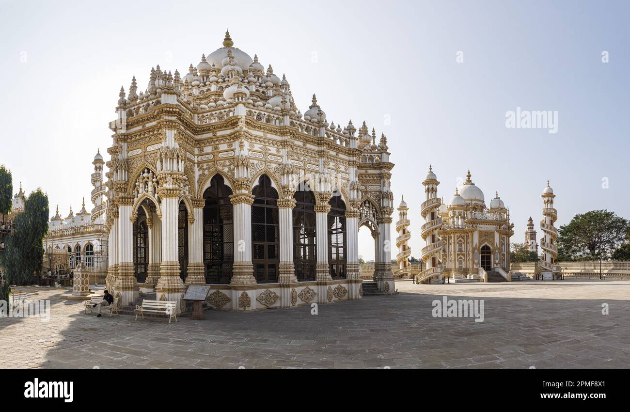 India, Gujarat, Junagadh, mausolée Nawab Mahabat Khan II Maqbara and ...