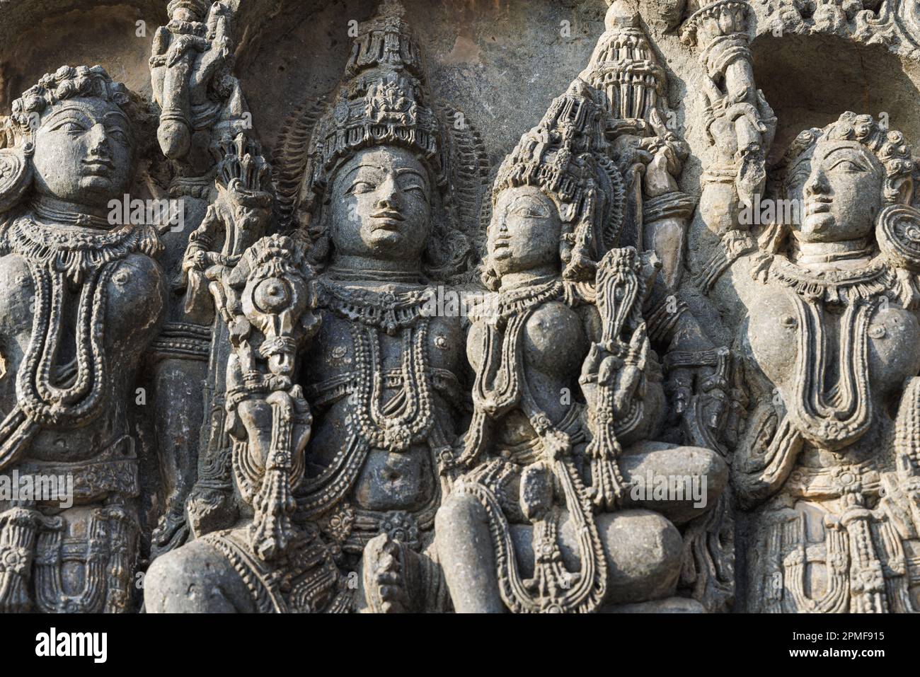 Sculpture belur temple hi-res stock photography and images - Alamy