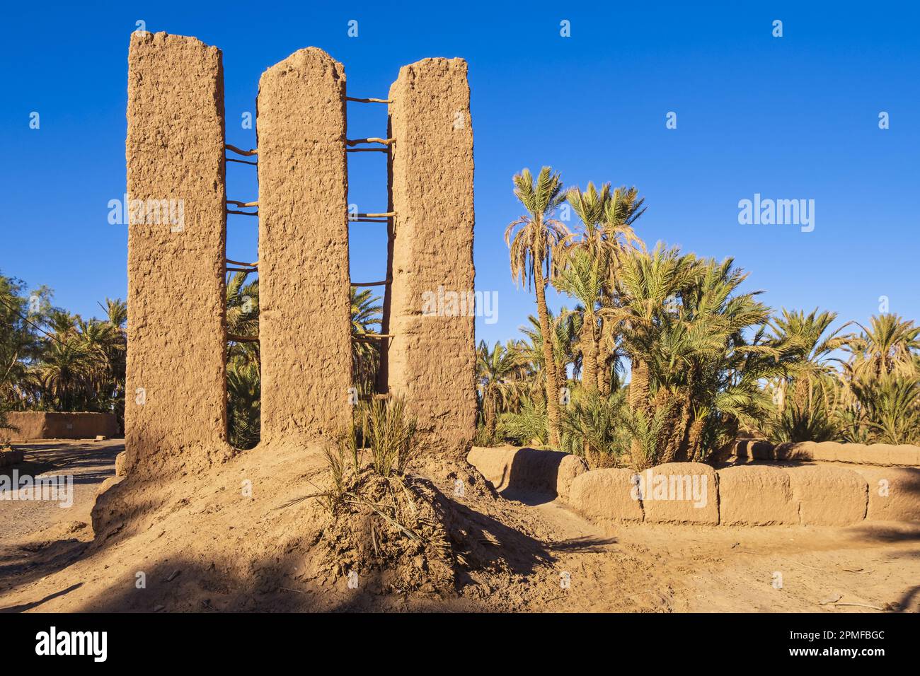 Morocco, province of Zagora, M'Hamid El Ghizlane, the old village at ...