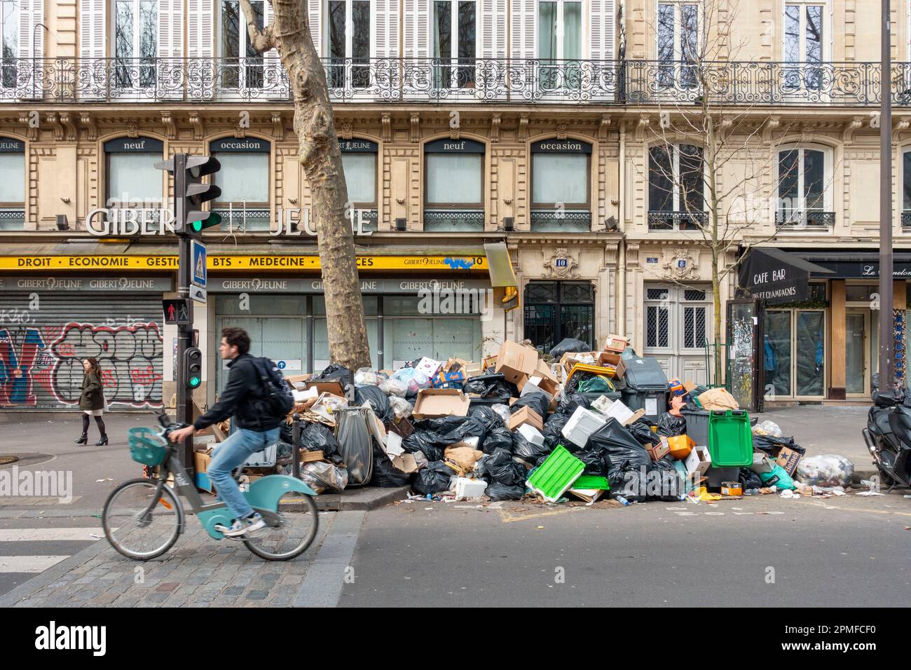 Facade collectors hi-res stock photography and images - Alamy