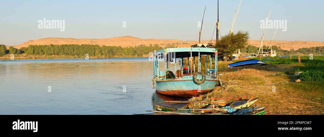 Egypt, Upper Egypt, Nile Valley, Nile river banks, country scene ...