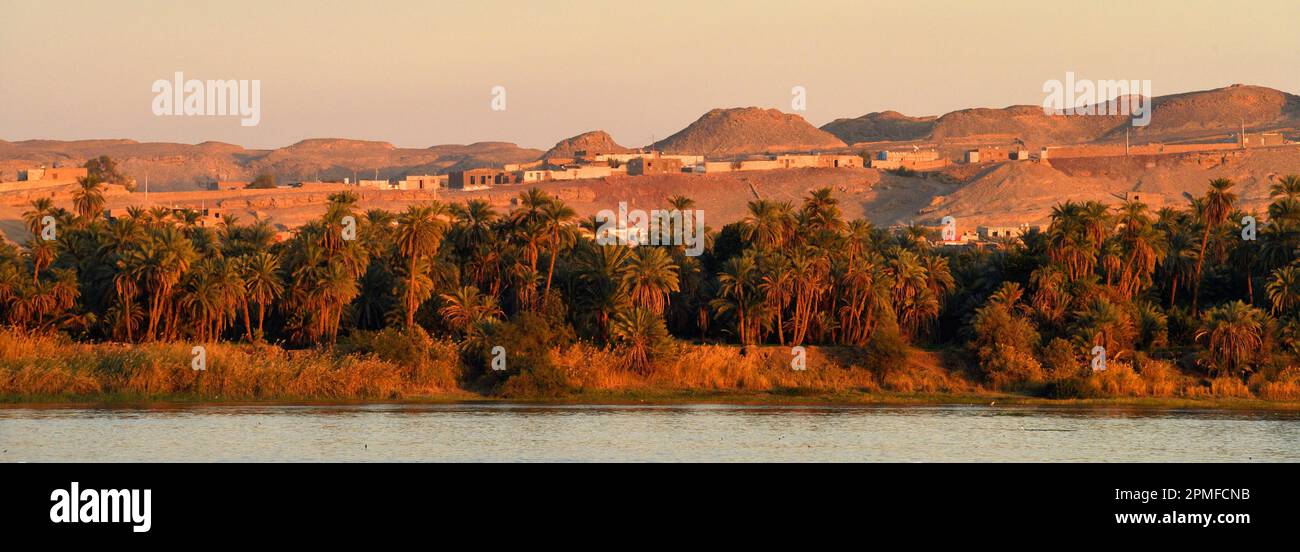 Egypt, Upper Egypt, Nile Valley, Nile river banks Stock Photo - Alamy
