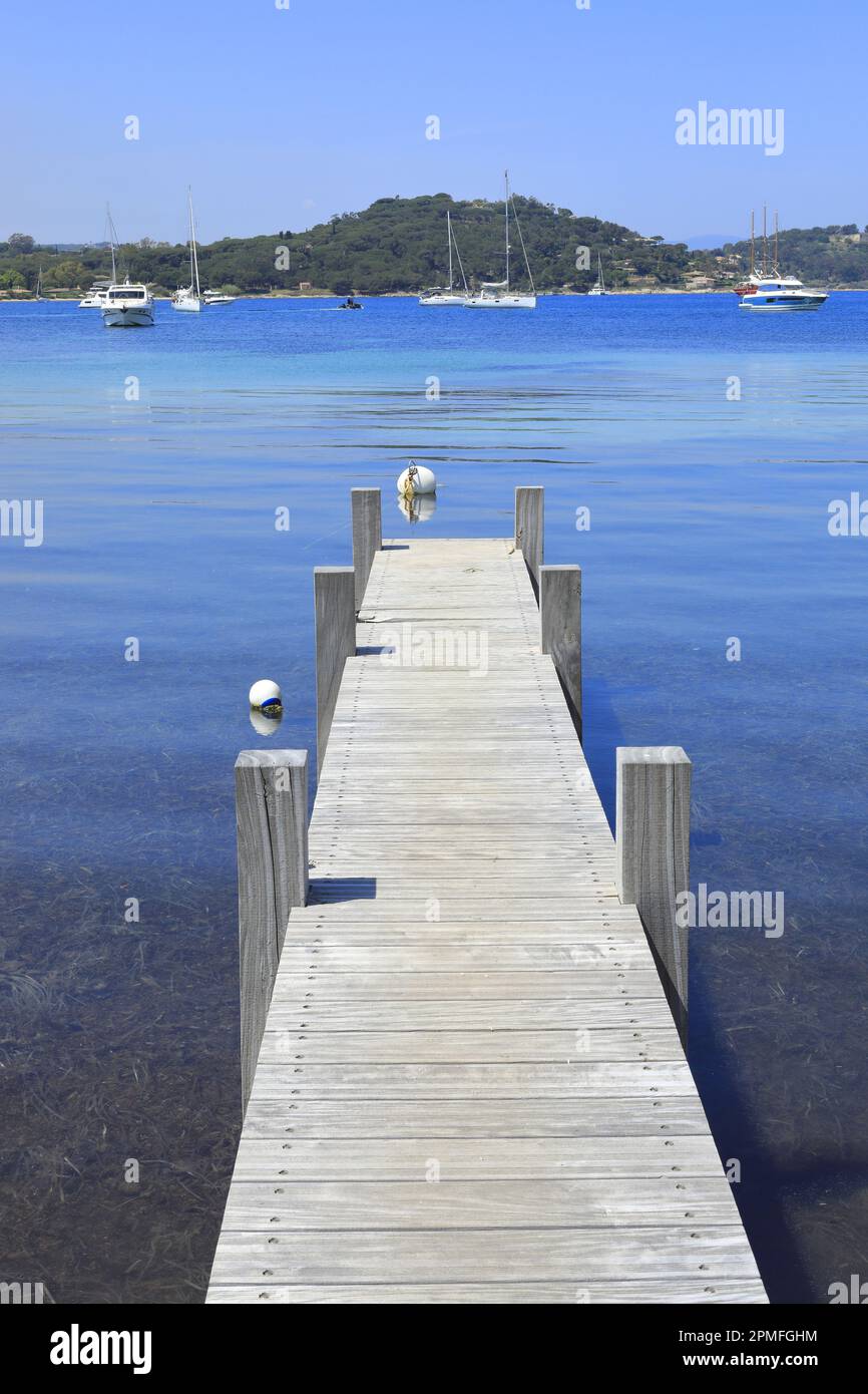 France, Var, Saint Tropez, Canebiers bay, Canoubiers beach, pontoon ...