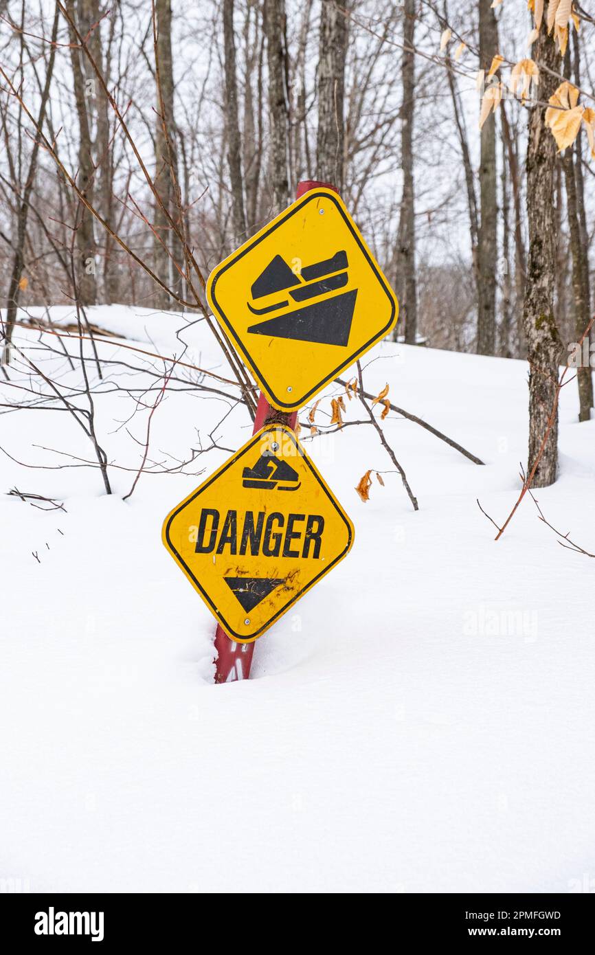 Canada, Quebec Province, snowmobile, road sign Stock Photo - Alamy