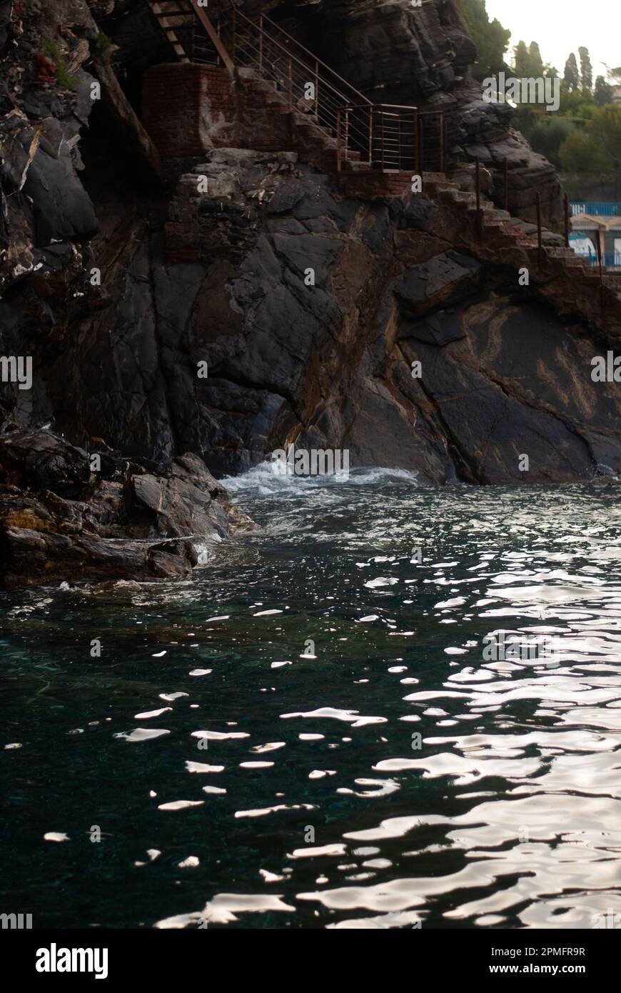 Clear sea water rocky shore hi-res stock photography and images - Alamy