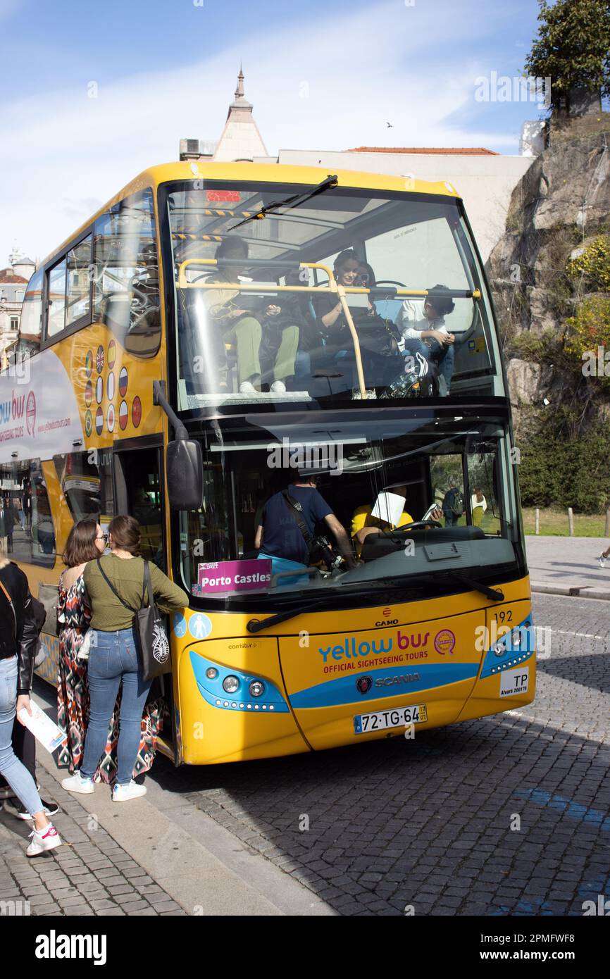 Hop on hop off porto hi-res stock photography and images - Alamy