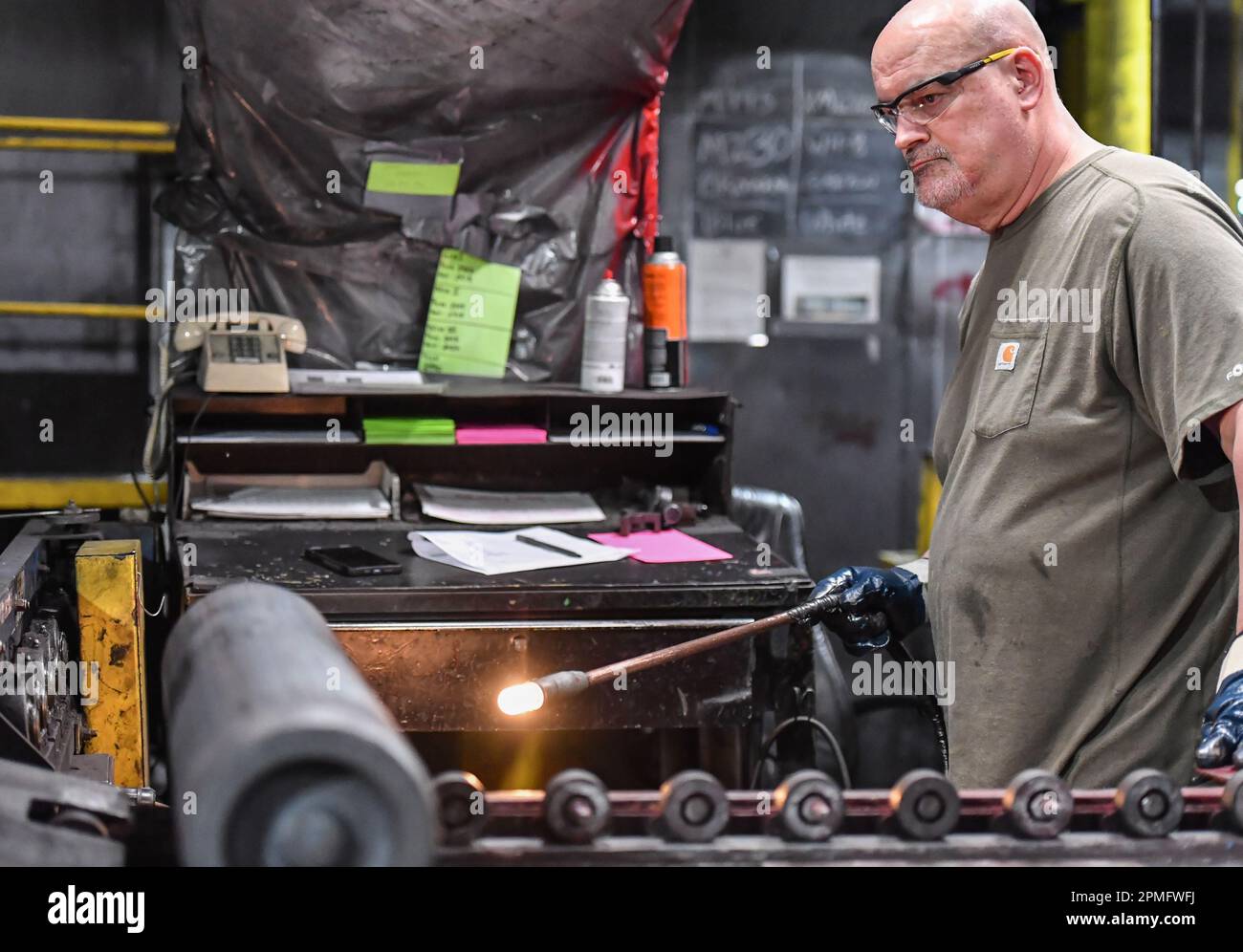 Artillery shell manufacturing hi-res stock photography and images - Alamy