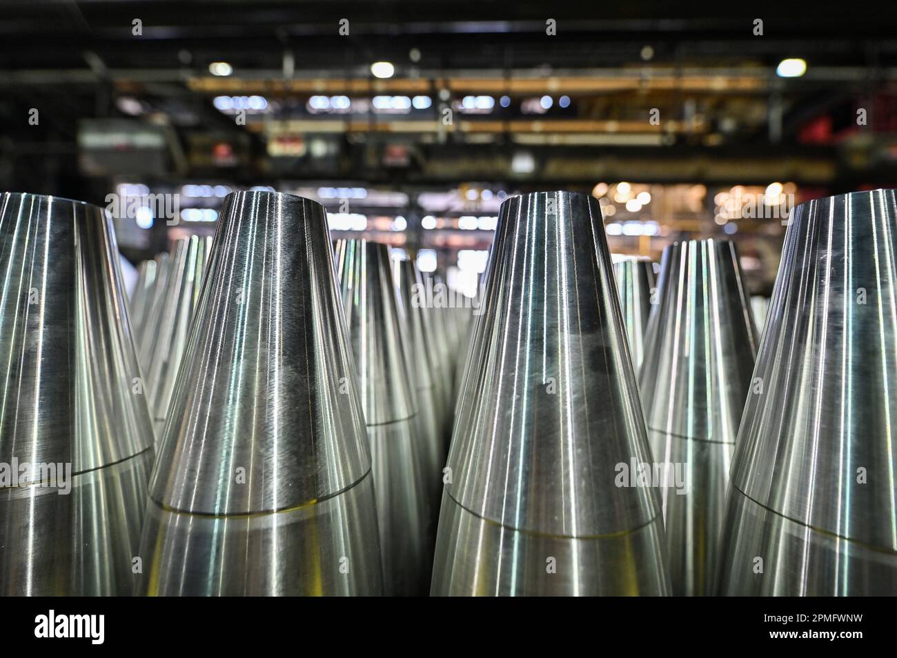 Artillery shell manufacturing hi-res stock photography and images - Alamy