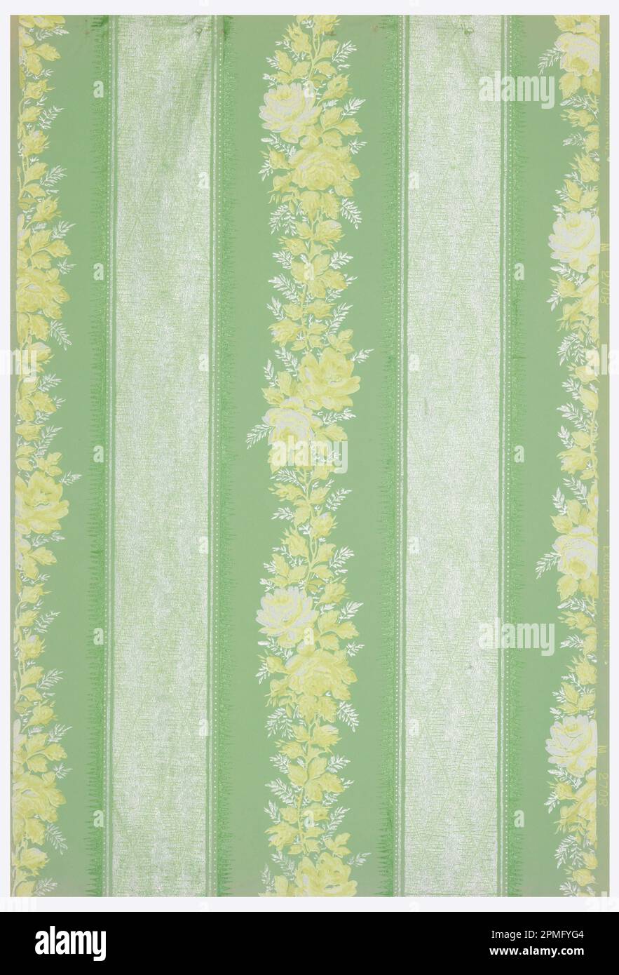 28 x 19 x 19 5 cm hi-res stock photography and images - Alamy