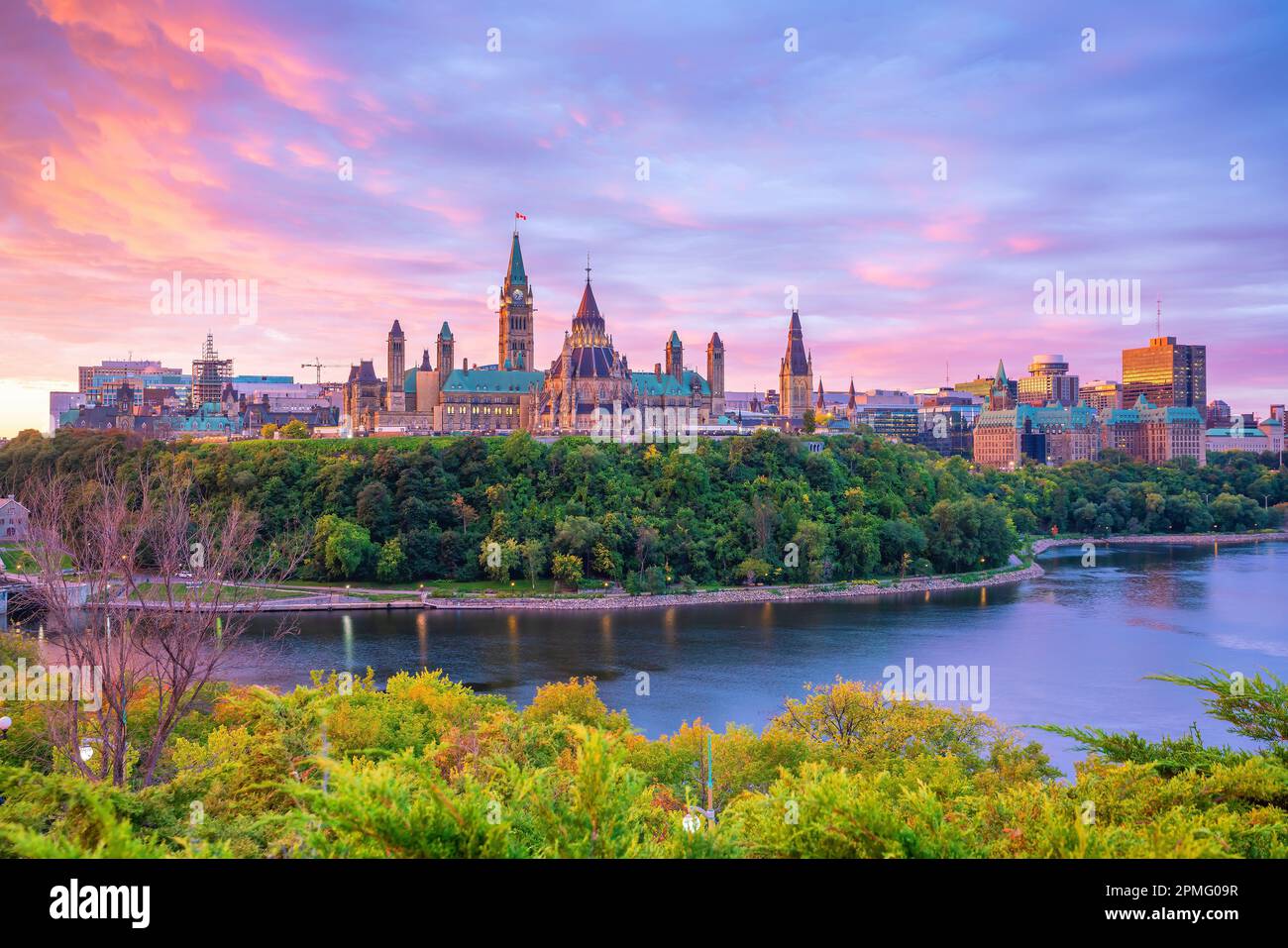 Canada parliament hill panorama hi-res stock photography and images - Alamy