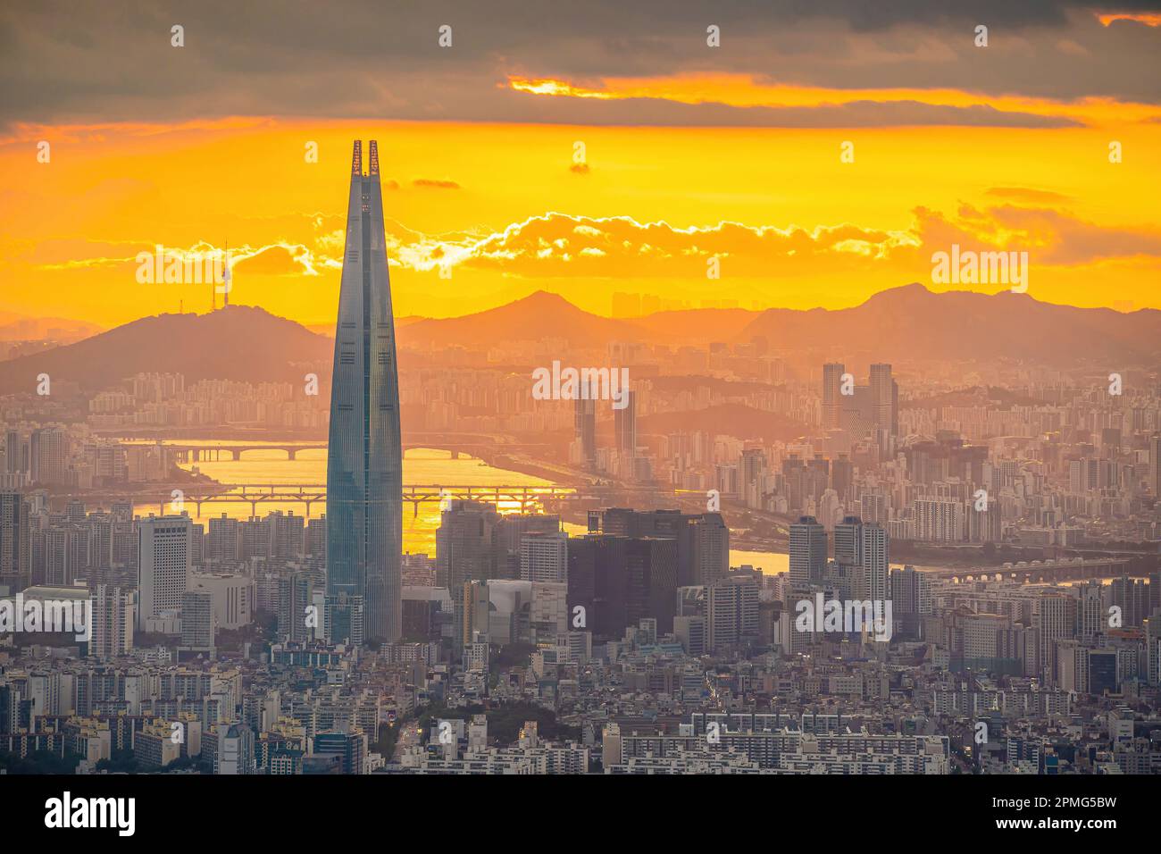 Downtown Seoul city skyline, cityscape of South Korea at sunset Stock ...