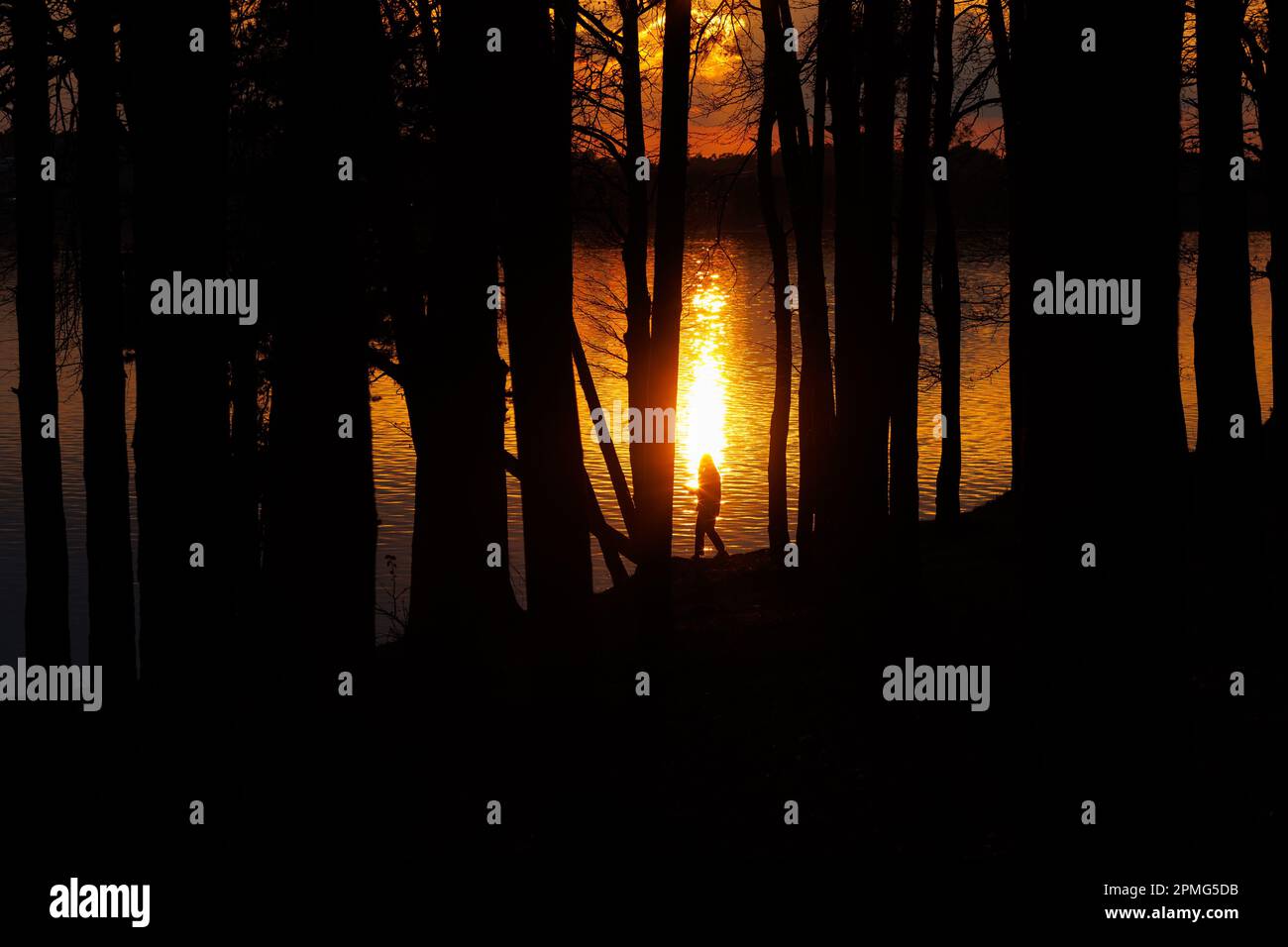 Light surrounded by darkness hi-res stock photography and images - Alamy