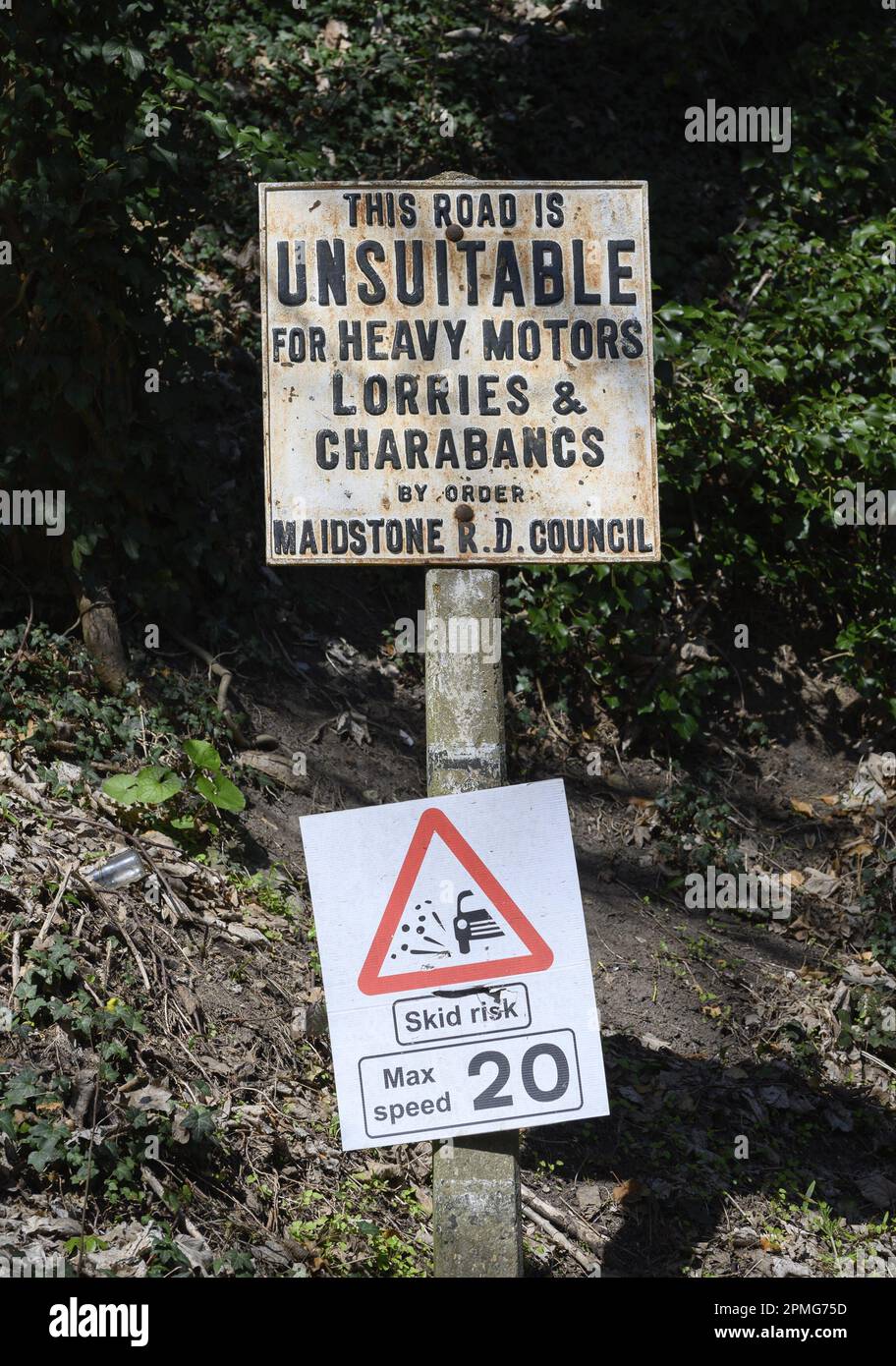 Old charabanc hi-res stock photography and images - Alamy