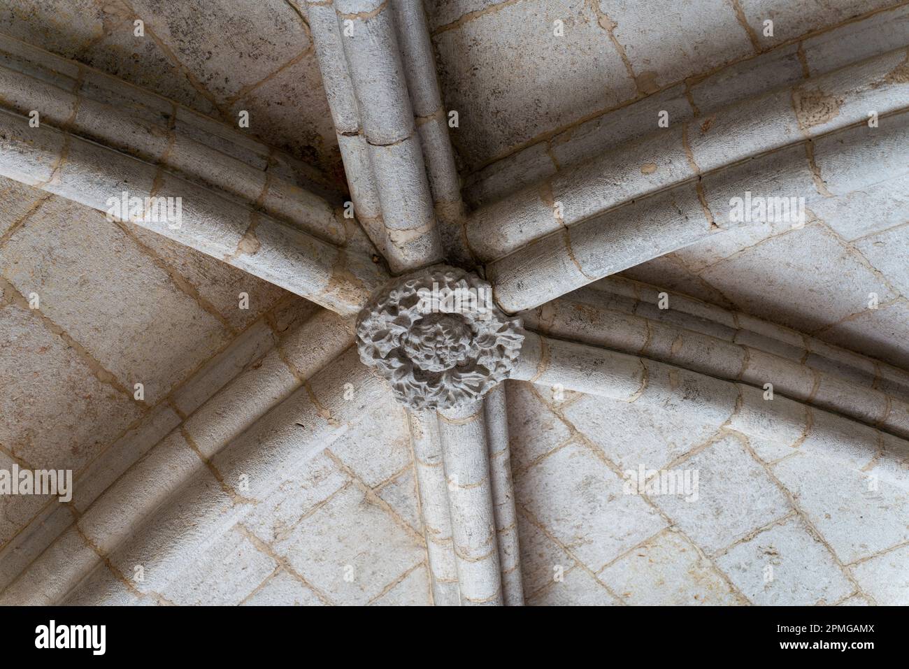 Cross beams hi-res stock photography and images - Alamy