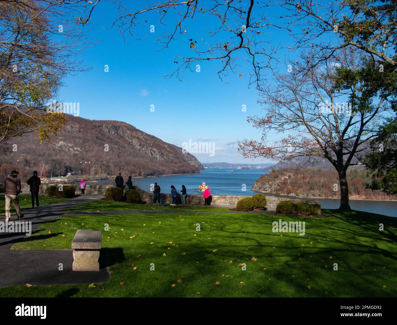Sightseers looking over the Hudson River at West Point, New York State, USA Stock Photo - Alamy