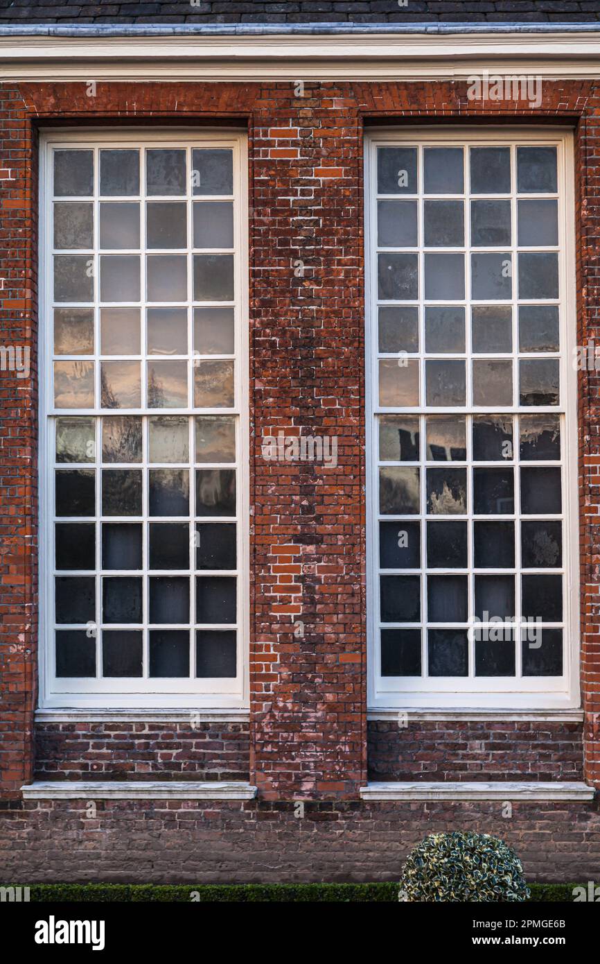 Windows, Hampton Court Palace Stock Photo - Alamy