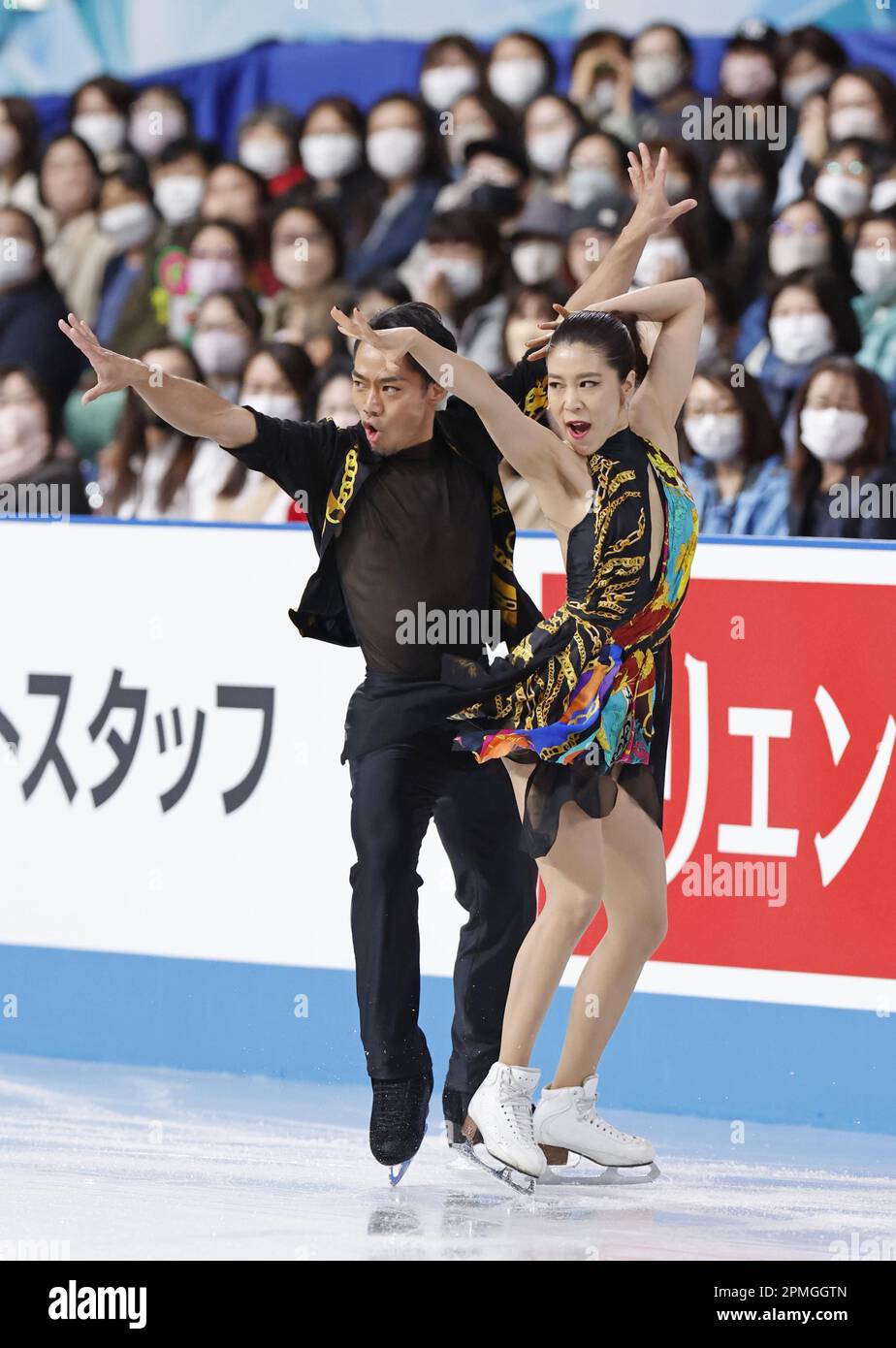 Japanese ice dancers Kana Muramoto (R) and Daisuke Takahashi perform their rhythm dance in the ...
