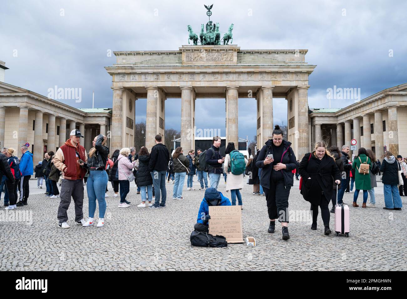 Homelessness feature hi-res stock photography and images - Alamy