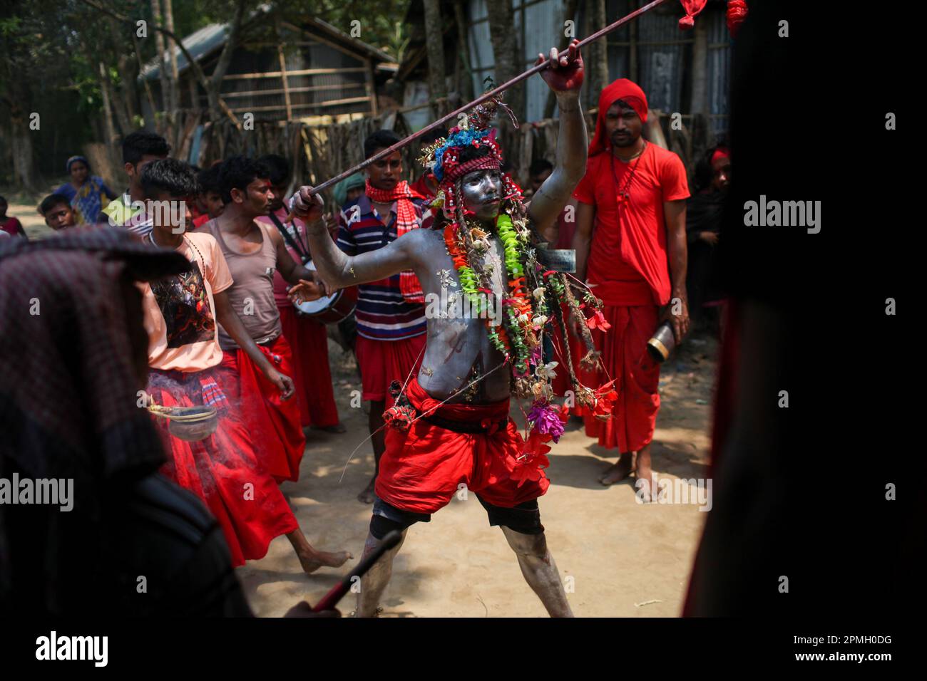 Dhaka, Dhaka, Bangladesh. 13th Apr, 2023. Hindu devotees seen with body ...