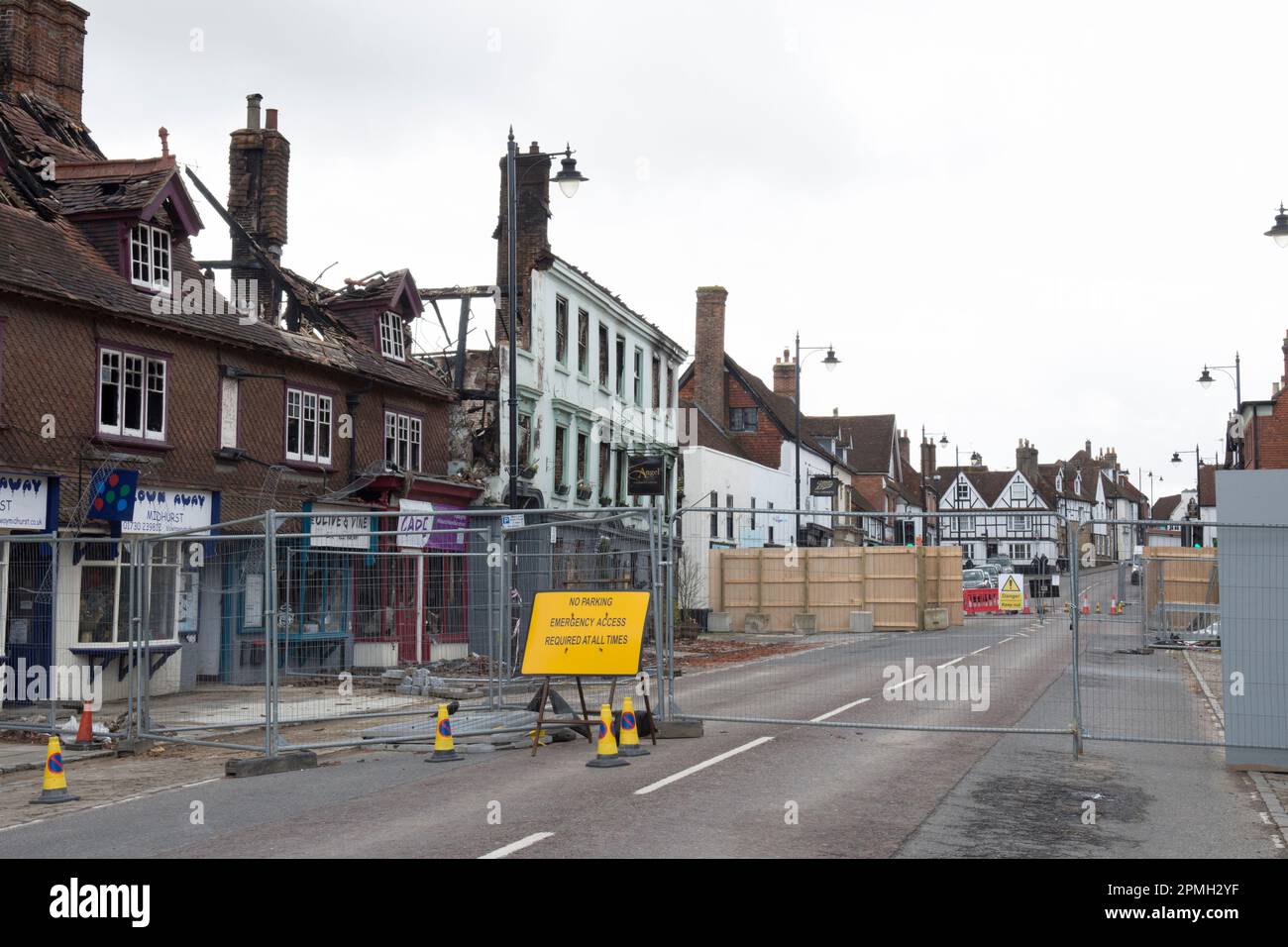 The A286, A272 main road through Midhurst, West Sussex closed due to ...