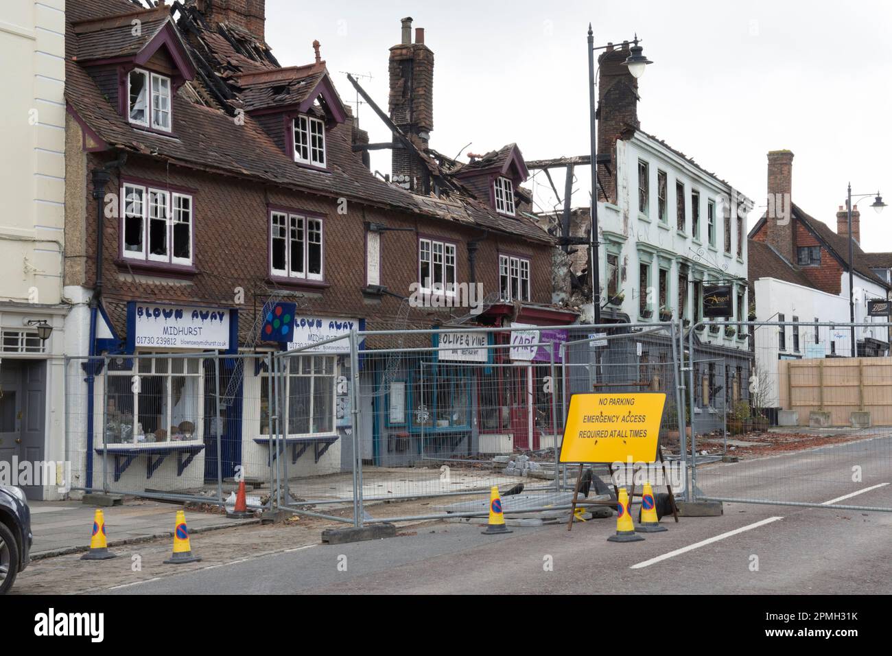 The A286, A272 main road through Midhurst, West Sussex closed due to ...