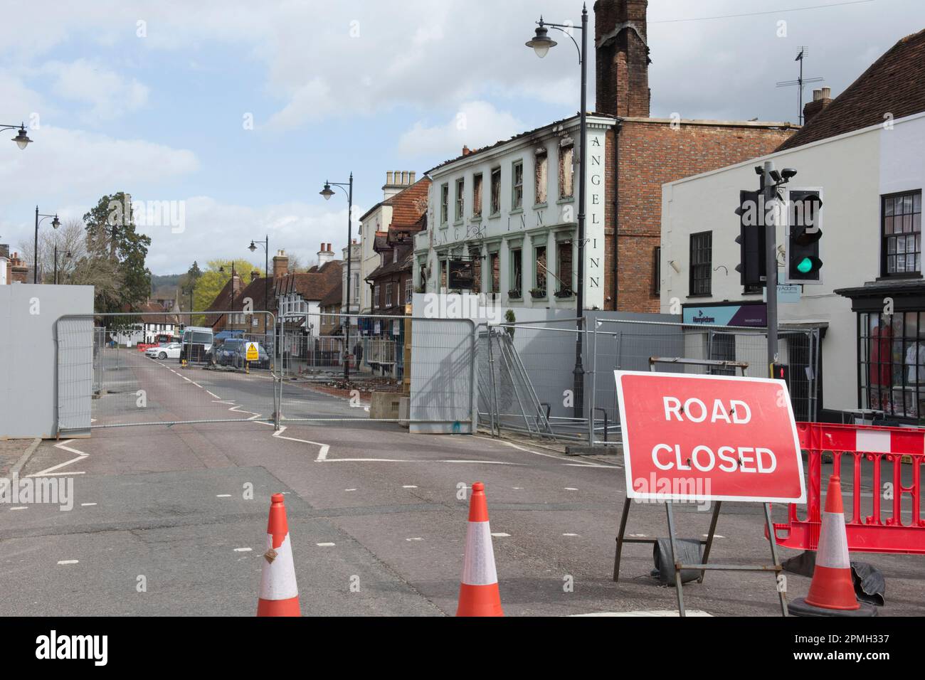 The A286, A272 main road through Midhurst, West Sussex closed due to ...