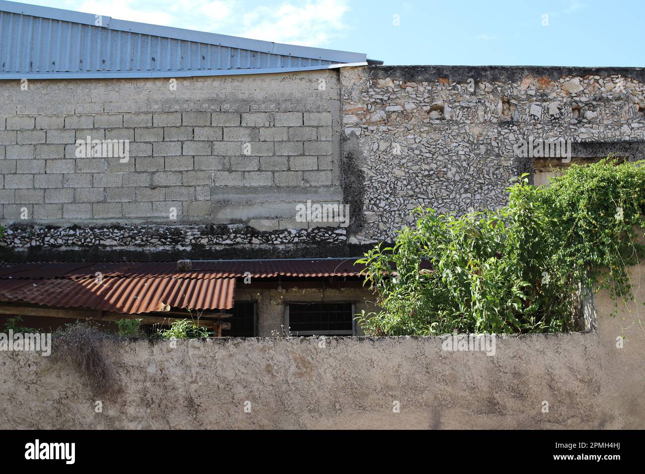 Sunny blue walls mexico city hi-res stock photography and images - Alamy