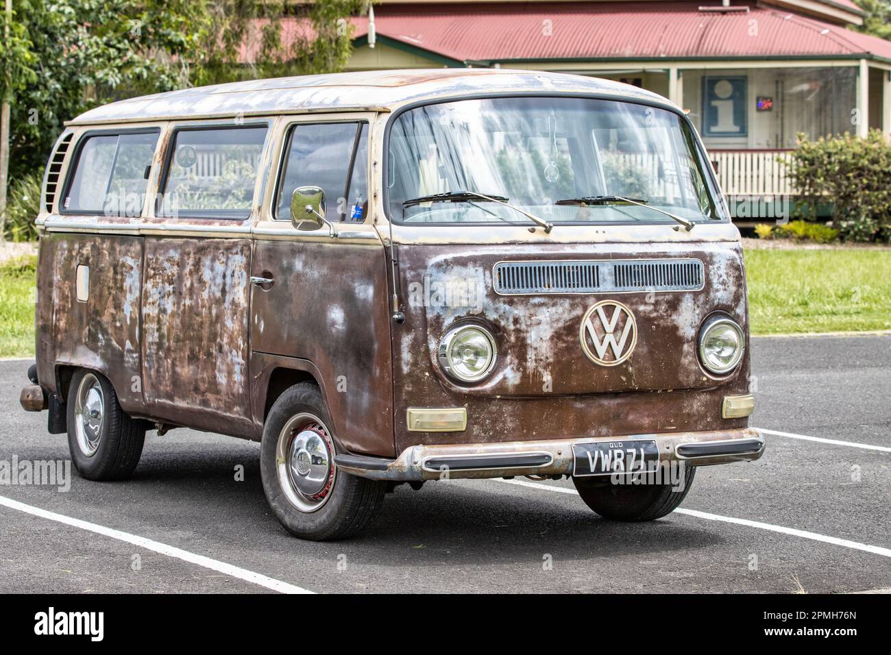 Vw camper van campervan rusty hi-res stock photography and images - Alamy