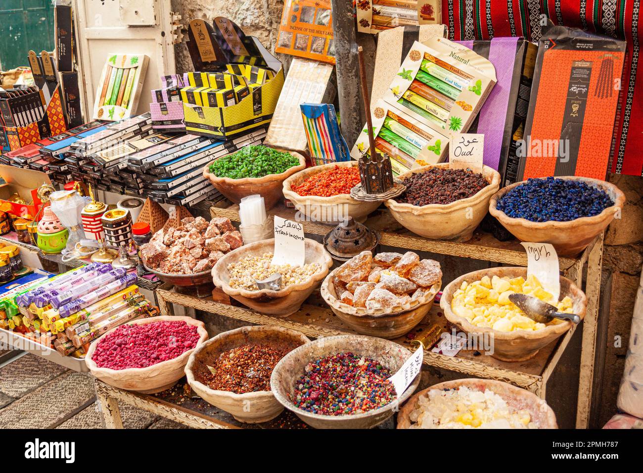Incense on market hi-res stock photography and images - Alamy