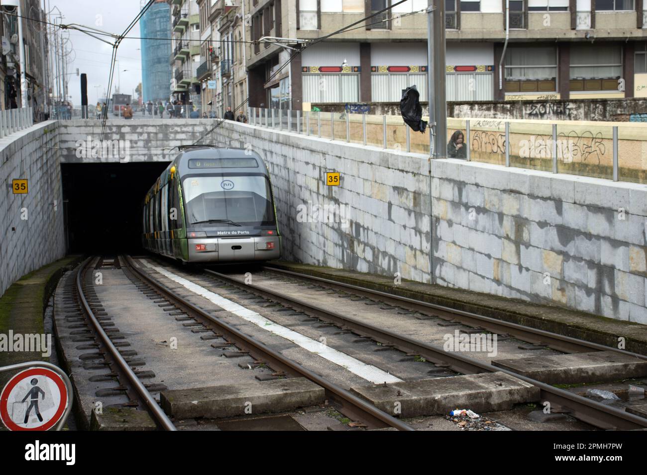 PORTO, PORTUGAL - OCTOBER 31, 2022 Porto Metro tram lines on the Luís I ...