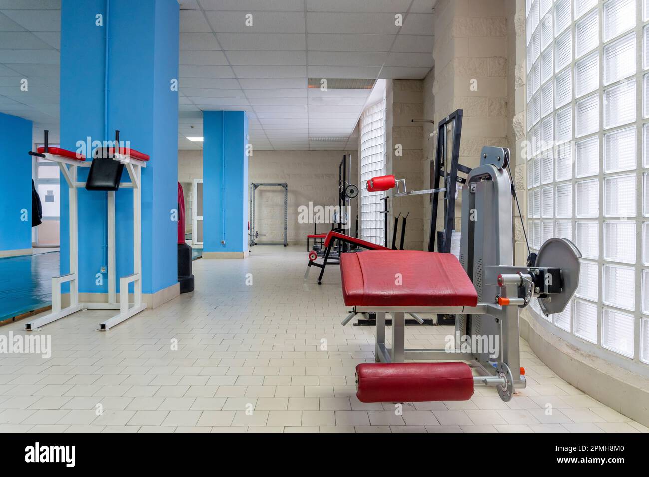 Worn out gym equipment hi-res stock photography and images - Alamy
