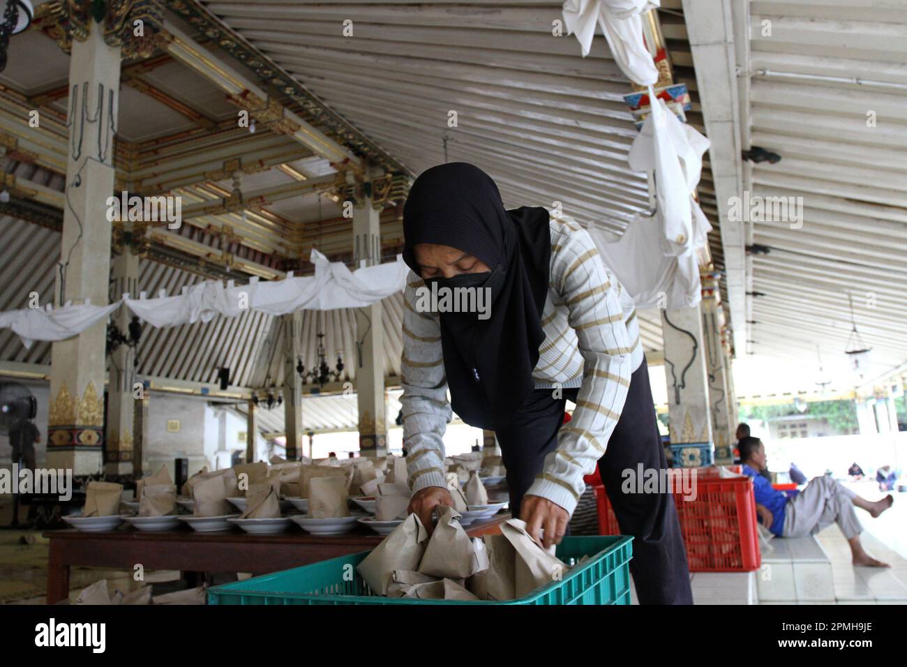 Yogyakarta, Yogyakarta, Indonesia. 13th Apr, 2023. An Indonesian Muslim ...